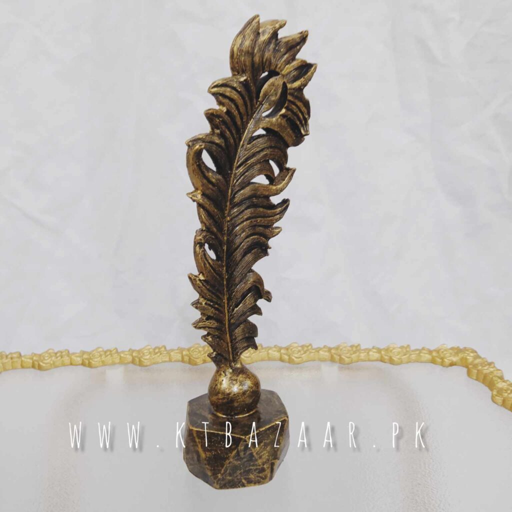 Resin Feather Statue – KT Bazaar